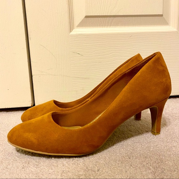 dexflex comfort | Shoes | Dexflex Comfort Brown Faux Suede Heels Wide ...